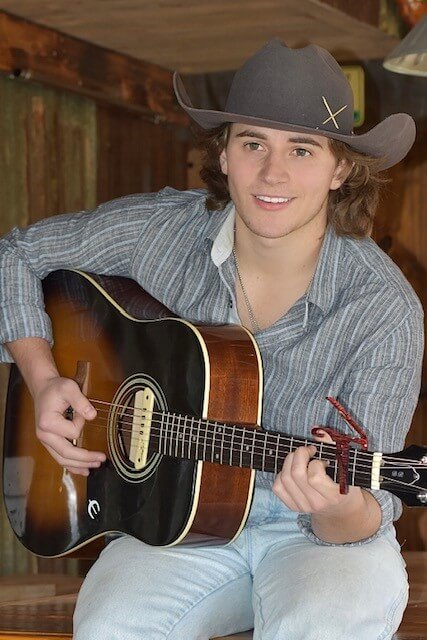 Dom Ellis | Country 2 Country